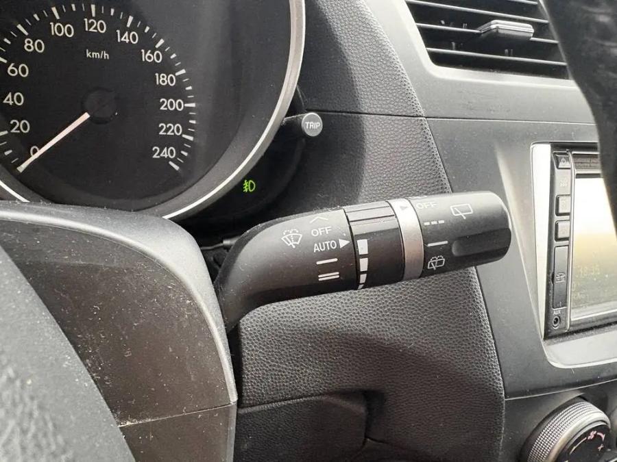 Melns Mazda 5 2012 Daugavpils, ar dzinēja tilpumu 1.60 L un nobraukumu 275 tūkst. km par 3450 €, foto 15 vietnē AUTOMOTO.COM.LV
