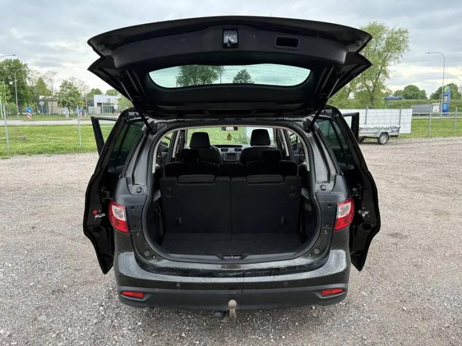 Melns Mazda 5 2012 Daugavpils, ar dzinēja tilpumu 1.60 L un nobraukumu 275 tūkst. km par 3450 €, foto 23 vietnē AUTOMOTO.COM.LV