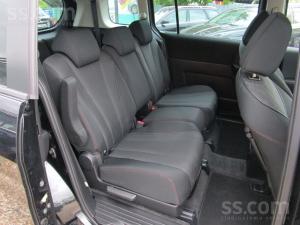 Black Mazda 5 2013 in Daugavpils, with an engine capacity of 1.60 L and mileage of 190 thousand km for 3990 €, photo 16 on AUTOMOTO.COM.LV