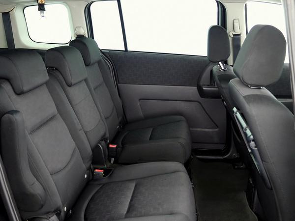 Черный Мазда 5 2008 в Таллин, объемом двигателя 2.00 л и пробегом 279 тыс. км за 1599 €, фото 7 на AUTOMOTO.COM.LV