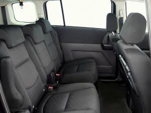 Black Mazda 5 2008 in Tallinn, with an engine capacity of 2.00 L and mileage of 279 thousand km for 1599 €, photo 8 on AUTOMOTO.COM.LV