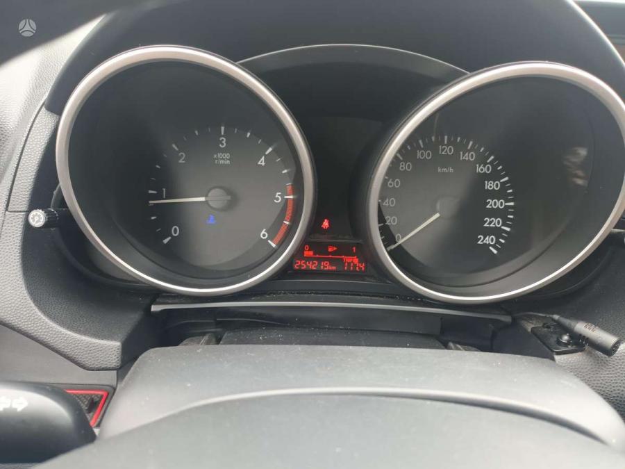 Black Mazda 5 2011 in Taurage, with an engine capacity of 1.60 L and mileage of 254 thousand km for 2900 €, photo 12 on AUTOMOTO.COM.LV