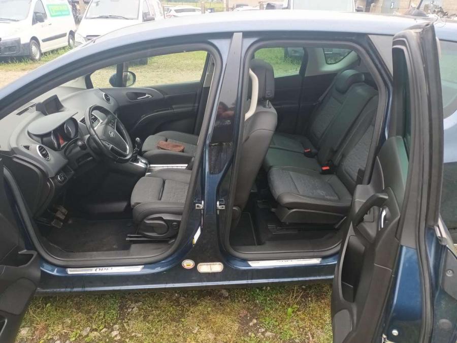 Black Mazda 5 2011 in Taurage, with an engine capacity of 1.60 L and mileage of 254 thousand km for 2900 €, photo 14 on AUTOMOTO.COM.LV