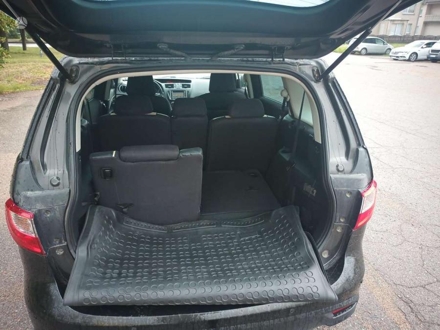 Black Mazda 5 2011 in Taurage, with an engine capacity of 1.60 L and mileage of 254 thousand km for 2900 €, photo 17 on AUTOMOTO.COM.LV