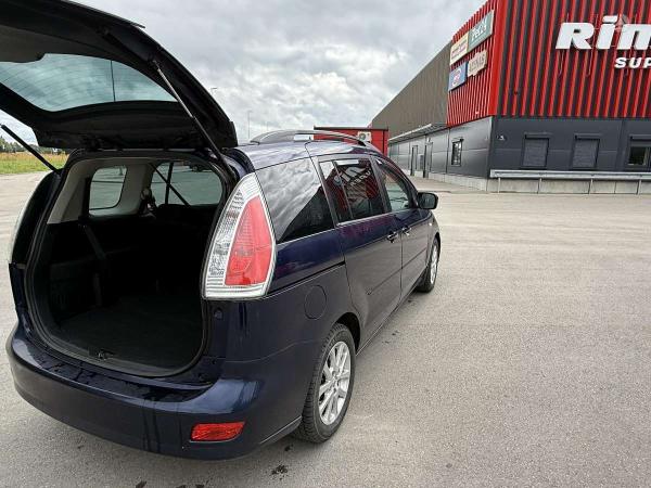 Blue Mazda 5 2008 in Kretinga, with an engine capacity of 2.00 L and mileage of 232 thousand km for 1950 €, photo 7 on AUTOMOTO.COM.LV