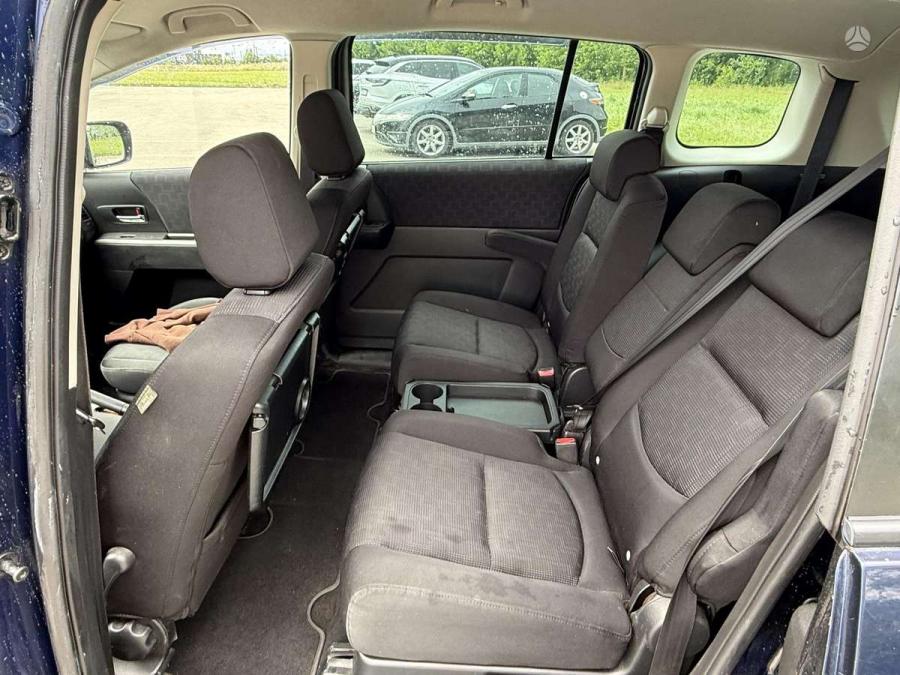 Zils Mazda 5 2008 Kretinga, ar dzinēja tilpumu 2.00 L un nobraukumu 232 tūkst. km par 1950 €, foto 16 vietnē AUTOMOTO.COM.LV