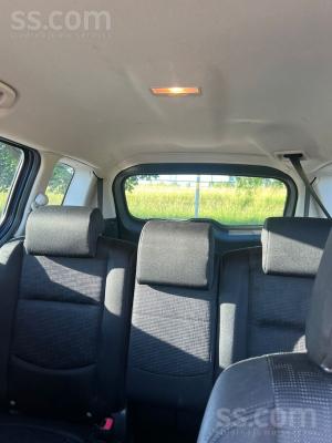 Blue Mazda 5 2009 in Riga, with an engine capacity of 1.80 L and mileage of 260 thousand km for 1400 €, photo 9 on AUTOMOTO.COM.LV