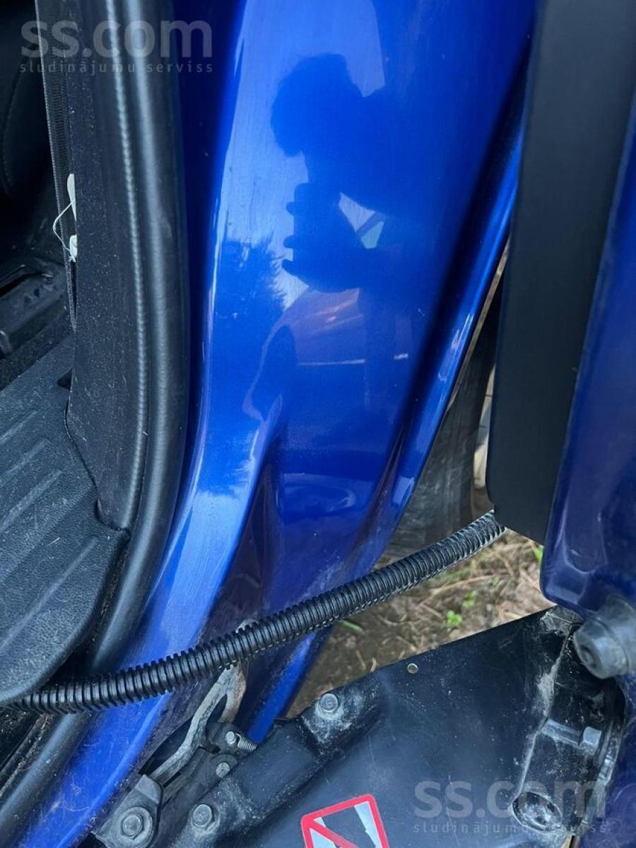 Blue Mazda 5 2009 in Riga, with an engine capacity of 1.80 L and mileage of 260 thousand km for 1400 €, photo 14 on AUTOMOTO.COM.LV