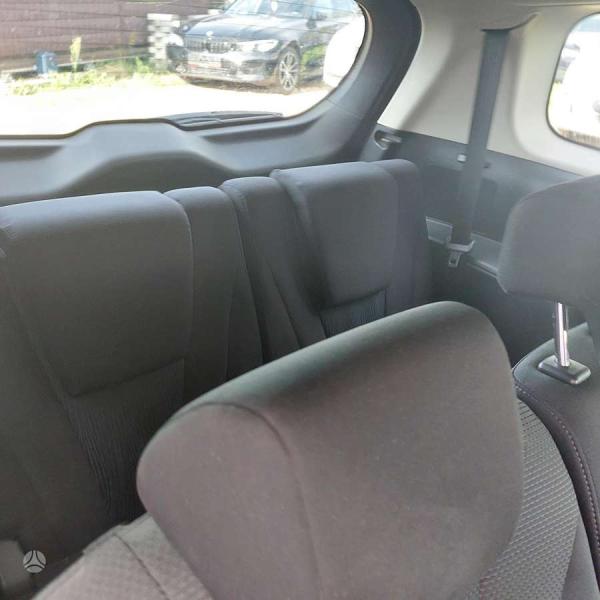 Blue Mazda 5 2011 in Vilnius, with an engine capacity of 2.00 L and mileage of 234 thousand km for 1950 €, photo 7 on AUTOMOTO.COM.LV