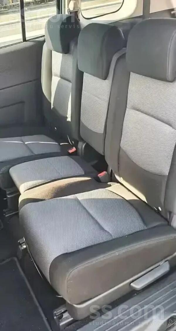 Pelēks Mazda 5 2006 Ventspils, ar dzinēja tilpumu 2.00 L un nobraukumu 289 tūkst. km par 1700 €, foto 4 vietnē AUTOMOTO.COM.LV