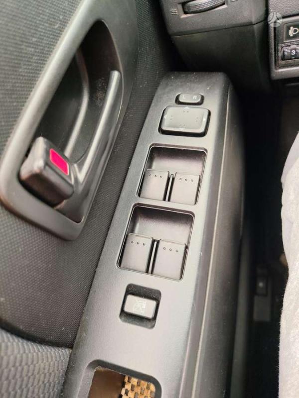 Grey Mazda 5 2006 in Klaipeda, with an engine capacity of 2.00 L and mileage of 215 thousand km for 1500 €, photo 5 on AUTOMOTO.COM.LV