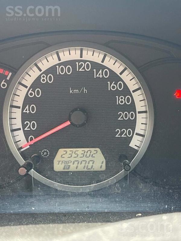 Pelēks Mazda 5 2007 Daugavpils, ar dzinēja tilpumu 2.00 L un nobraukumu 235 tūkst. km par 1950 €, foto 5 vietnē AUTOMOTO.COM.LV