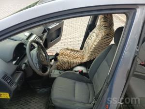 Grey Mazda 5 2007 in Ventspils, with an engine capacity of 1.90 L and mileage of 367 thousand km for 1500 €, photo 5 on AUTOMOTO.COM.LV