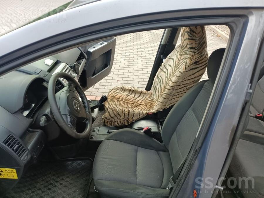 Grey Mazda 5 2007 in Ventspils, with an engine capacity of 1.90 L and mileage of 367 thousand km for 1500 €, photo 5 on AUTOMOTO.COM.LV