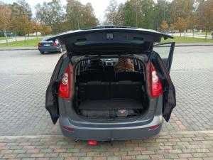 Grey Mazda 5 2007 in Ventspils, with an engine capacity of 1.90 L and mileage of 367 thousand km for 1500 €, photo 6 on AUTOMOTO.COM.LV