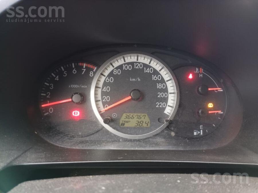 Grey Mazda 5 2007 in Ventspils, with an engine capacity of 1.90 L and mileage of 367 thousand km for 1500 €, photo 8 on AUTOMOTO.COM.LV