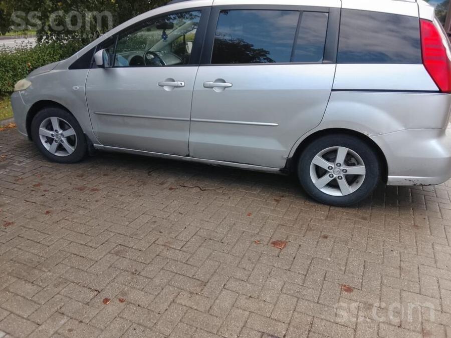 Grey Mazda 5 2007 in Cesis, with an engine capacity of 2.00 L and mileage of 287 thousand km for 850 €, photo 3 on AUTOMOTO.COM.LV