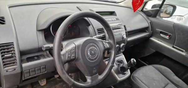 Grey Mazda 5 2009 in Valmiera, with an engine capacity of 2.00 L and mileage of 276 thousand km for 1800 €, photo 8 on AUTOMOTO.COM.LV