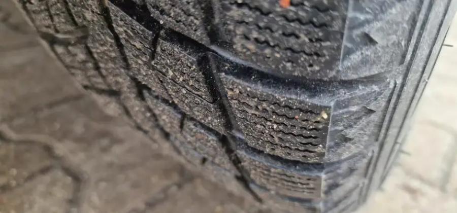 Pelēks Mazda 5 2009 Valmiera, ar dzinēja tilpumu 2.00 L un nobraukumu 276 tūkst. km par 1800 €, foto 12 vietnē AUTOMOTO.COM.LV