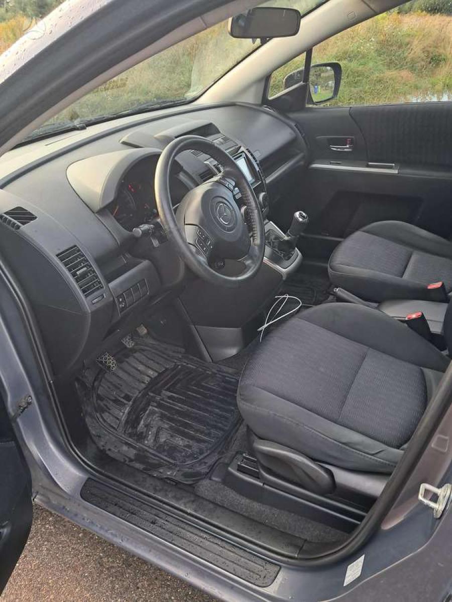 Pelēks Mazda 5 2010 Viļņa, ar dzinēja tilpumu 2.00 L un nobraukumu 248 tūkst. km par 2699 €, foto 11 vietnē AUTOMOTO.COM.LV