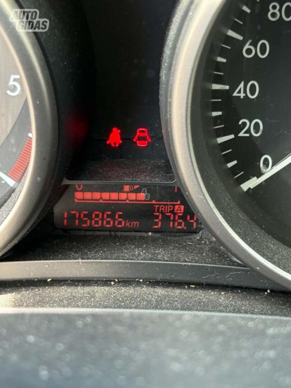 Pelēks Mazda 5 2011 Mažeikiai, ar dzinēja tilpumu 1.60 L un nobraukumu 175 tūkst. km par 3800 €, foto 7 vietnē AUTOMOTO.COM.LV