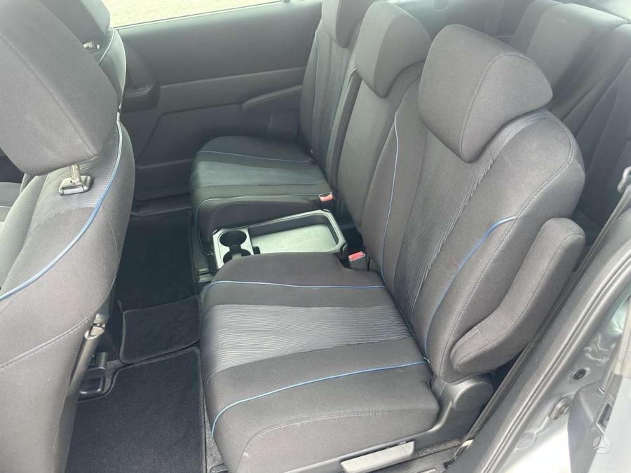 Grey Mazda 5 2011 in Siauliai, with an engine capacity of 1.60 L and mileage of 188 thousand km for 3950 €, photo 15 on AUTOMOTO.COM.LV
