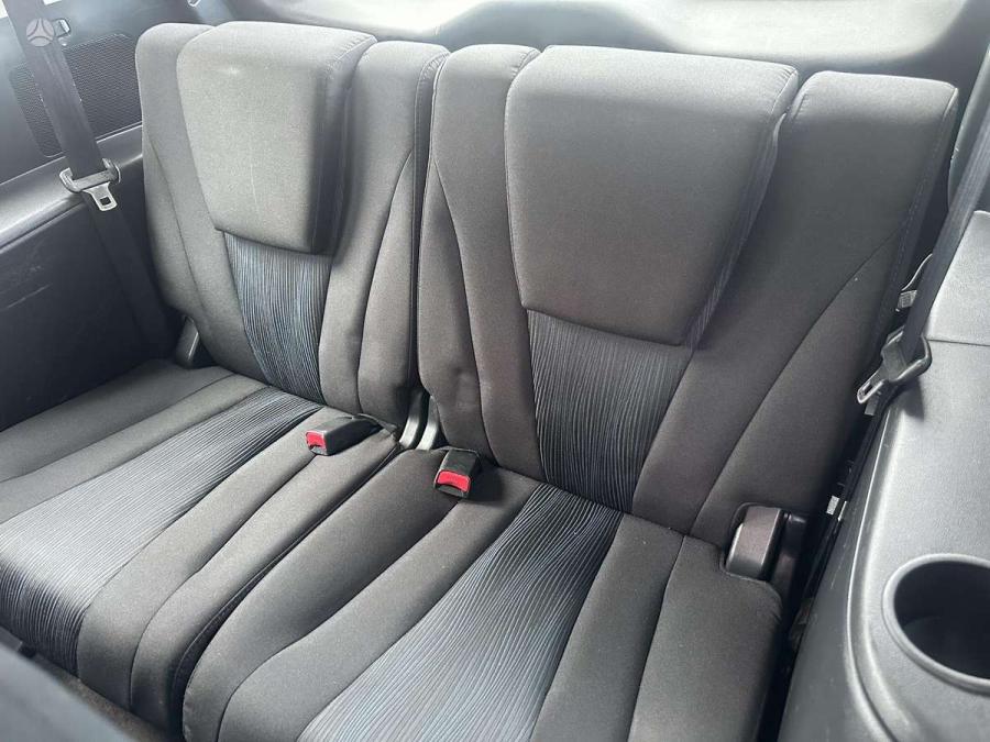 Grey Mazda 5 2011 in Siauliai, with an engine capacity of 1.60 L and mileage of 188 thousand km for 3950 €, photo 16 on AUTOMOTO.COM.LV