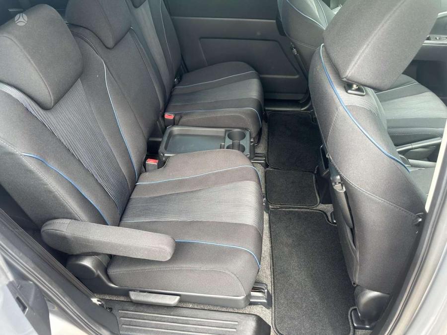 Grey Mazda 5 2011 in Siauliai, with an engine capacity of 1.60 L and mileage of 188 thousand km for 3950 €, photo 19 on AUTOMOTO.COM.LV