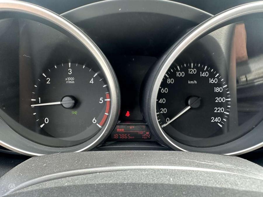 Grey Mazda 5 2011 in Siauliai, with an engine capacity of 1.60 L and mileage of 188 thousand km for 3950 €, photo 20 on AUTOMOTO.COM.LV