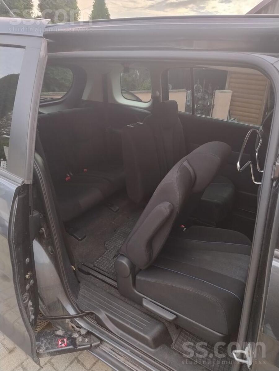 Pelēks Mazda 5 2011 Krāslava, ar dzinēja tilpumu 1.60 L un nobraukumu 240 tūkst. km par 2350 €, foto 6 vietnē AUTOMOTO.COM.LV