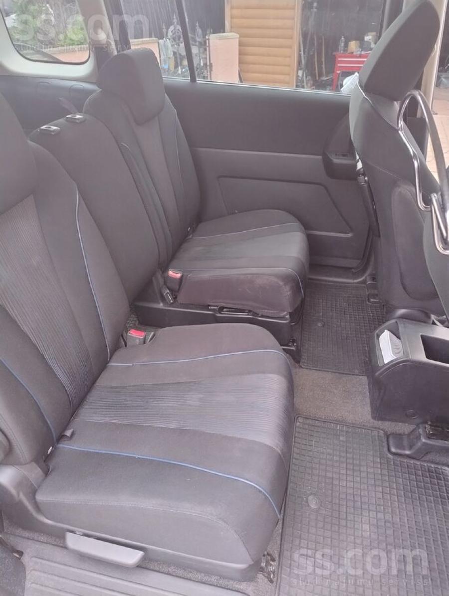 Pelēks Mazda 5 2011 Krāslava, ar dzinēja tilpumu 1.60 L un nobraukumu 240 tūkst. km par 2350 €, foto 7 vietnē AUTOMOTO.COM.LV