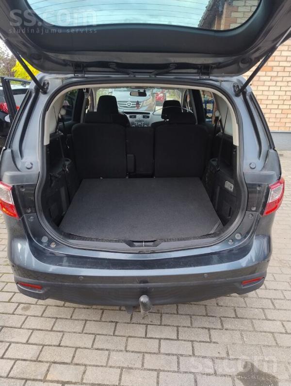 Grey Mazda 5 2011 in Kraslava, with an engine capacity of 1.60 L and mileage of 240 thousand km for 2350 €, photo 11 on AUTOMOTO.COM.LV