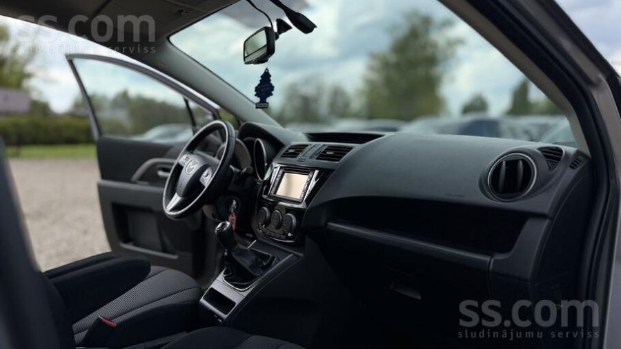 Pelēks Mazda 5 2014 Jelgava, ar dzinēja tilpumu 1.60 L un nobraukumu 133 tūkst. km par 4990 €, foto 9 vietnē AUTOMOTO.COM.LV