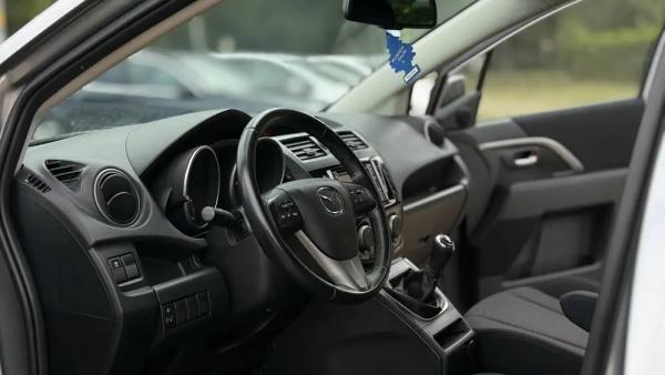 Pelēks Mazda 5 2014 Jelgava, ar dzinēja tilpumu 1.60 L un nobraukumu 133 tūkst. km par 4990 €, foto 7 vietnē AUTOMOTO.COM.LV
