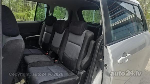 Серый Мазда 5 2006 в Таллин, объемом двигателя 2.00 л и пробегом 300 тыс. км за 760 €, фото 5 на AUTOMOTO.COM.LV