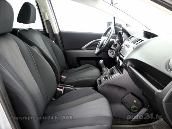 Grey Mazda 5 2012 in Tallinn, with an engine capacity of 1.60 L and mileage of 272 thousand km for 1999 €, photo 6 on AUTOMOTO.COM.LV