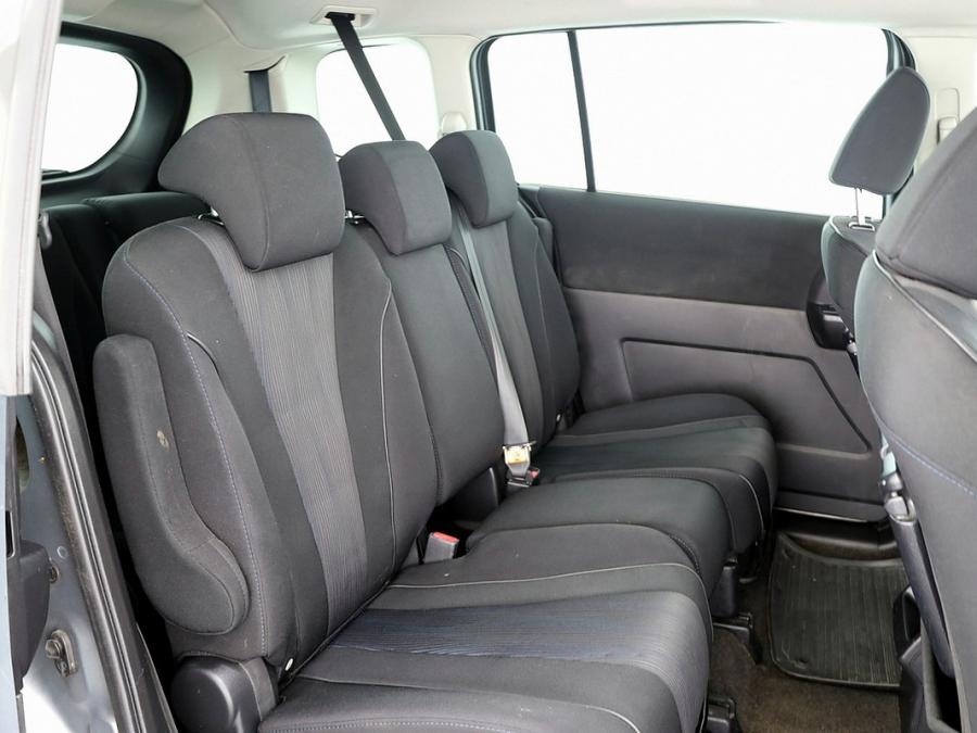 Grey Mazda 5 2012 in Tallinn, with an engine capacity of 1.60 L and mileage of 272 thousand km for 1999 €, photo 16 on AUTOMOTO.COM.LV