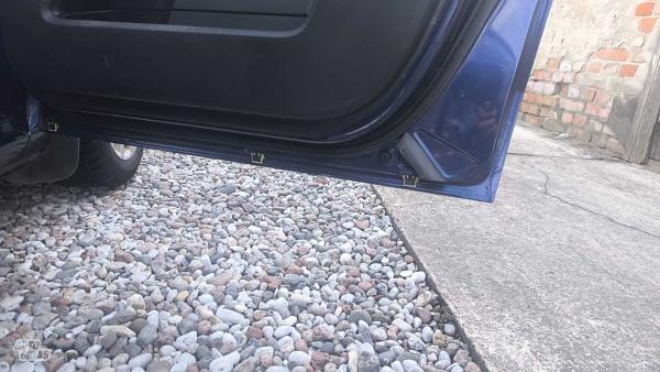 Mazda 5 2006 in Vilkaviskis, with an engine capacity of 2.00 L and mileage of 280 thousand km for 1150 €, photo 5 on AUTOMOTO.COM.LV