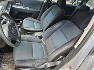 Mazda 5 2007 in Prienai, with an engine capacity of 2.00 L and mileage of 274 thousand km for 500 €, photo 9 on AUTOMOTO.COM.LV