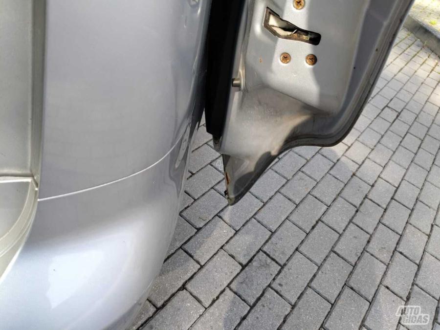 Mazda 5 2008 Visaginas, ar dzinēja tilpumu 2.00 L un nobraukumu 299 tūkst. km par 1550 €, foto 14 vietnē AUTOMOTO.COM.LV