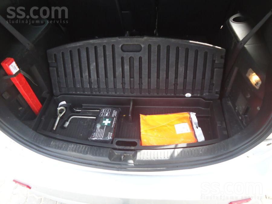 Mazda 5 2008 Rīga, ar dzinēja tilpumu 2.00 L un nobraukumu 246 tūkst. km par 2540 €, foto 20 vietnē AUTOMOTO.COM.LV