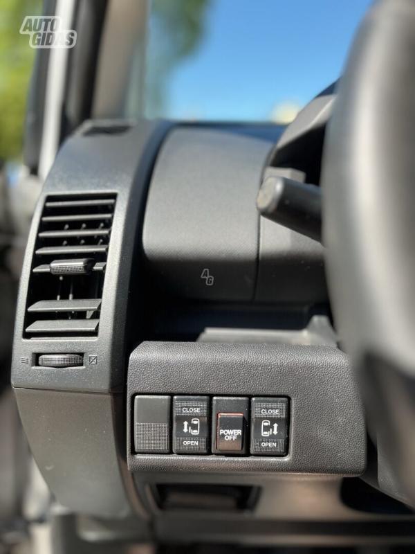 Mazda 5 2010 in Pagegiai, with an engine capacity of 2.00 L and mileage of 258 thousand km for 3200 €, photo 3 on AUTOMOTO.COM.LV