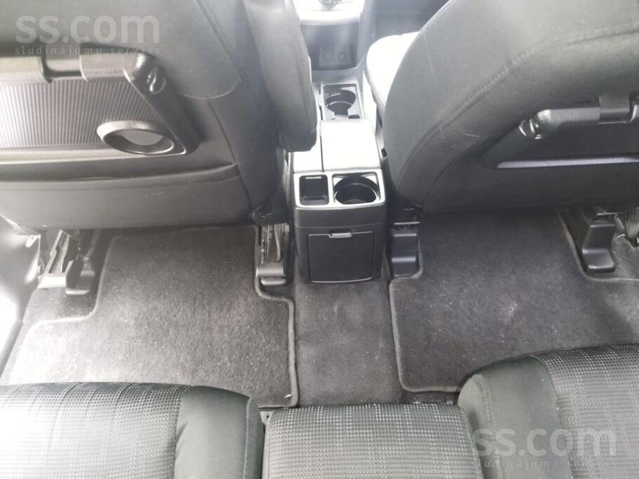Violets Mazda 5 2009 Rīga, ar dzinēja tilpumu 2.00 L un nobraukumu 235 tūkst. km par 1950 €, foto 6 vietnē AUTOMOTO.COM.LV