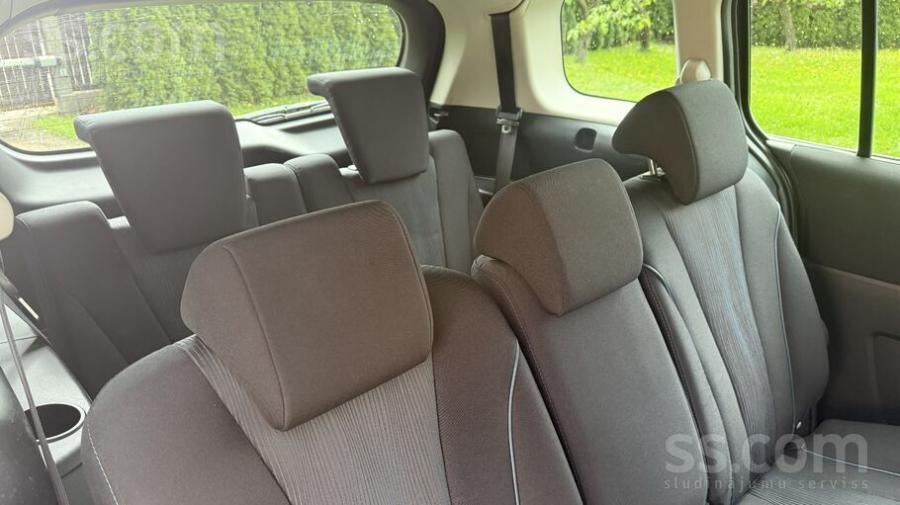 Balts Mazda 5 2012 Rīga, ar dzinēja tilpumu 1.60 L un nobraukumu 264 tūkst. km par 3500 €, foto 12 vietnē AUTOMOTO.COM.LV
