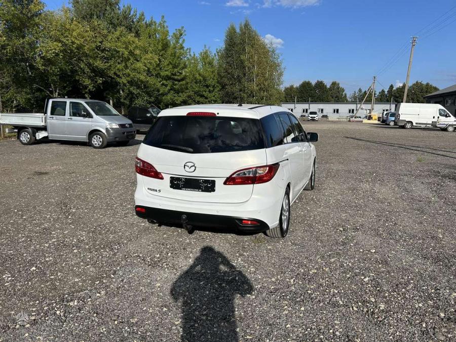 White Mazda 5 2012 in Kretinga, with an engine capacity of 1.56 L and mileage of 228 thousand km for 3950 €, photo 7 on AUTOMOTO.COM.LV