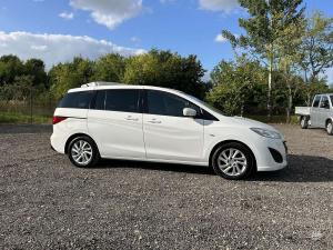 White Mazda 5 2012 in Kretinga, with an engine capacity of 1.56 L and mileage of 228 thousand km for 3950 €, photo 14 on AUTOMOTO.COM.LV