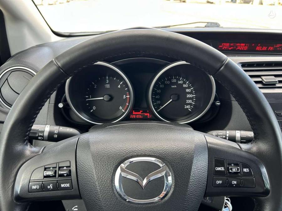 White Mazda 5 2012 in Kretinga, with an engine capacity of 1.56 L and mileage of 228 thousand km for 3950 €, photo 25 on AUTOMOTO.COM.LV