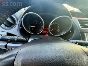 White Mazda 5 2015 in Riga, with an engine capacity of 1.60 L and mileage of 0 thousand km for 4990 €, photo 15 on AUTOMOTO.COM.LV