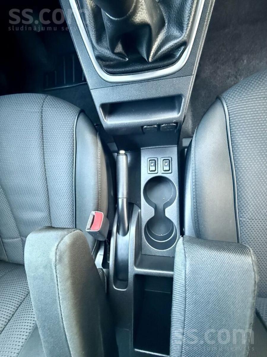 White Mazda 5 2015 in Riga, with an engine capacity of 1.60 L and mileage of 0 thousand km for 4990 €, photo 17 on AUTOMOTO.COM.LV