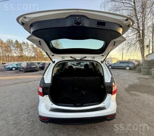 White Mazda 5 2015 in Riga, with an engine capacity of 1.60 L and mileage of 0 thousand km for 4990 €, photo 20 on AUTOMOTO.COM.LV